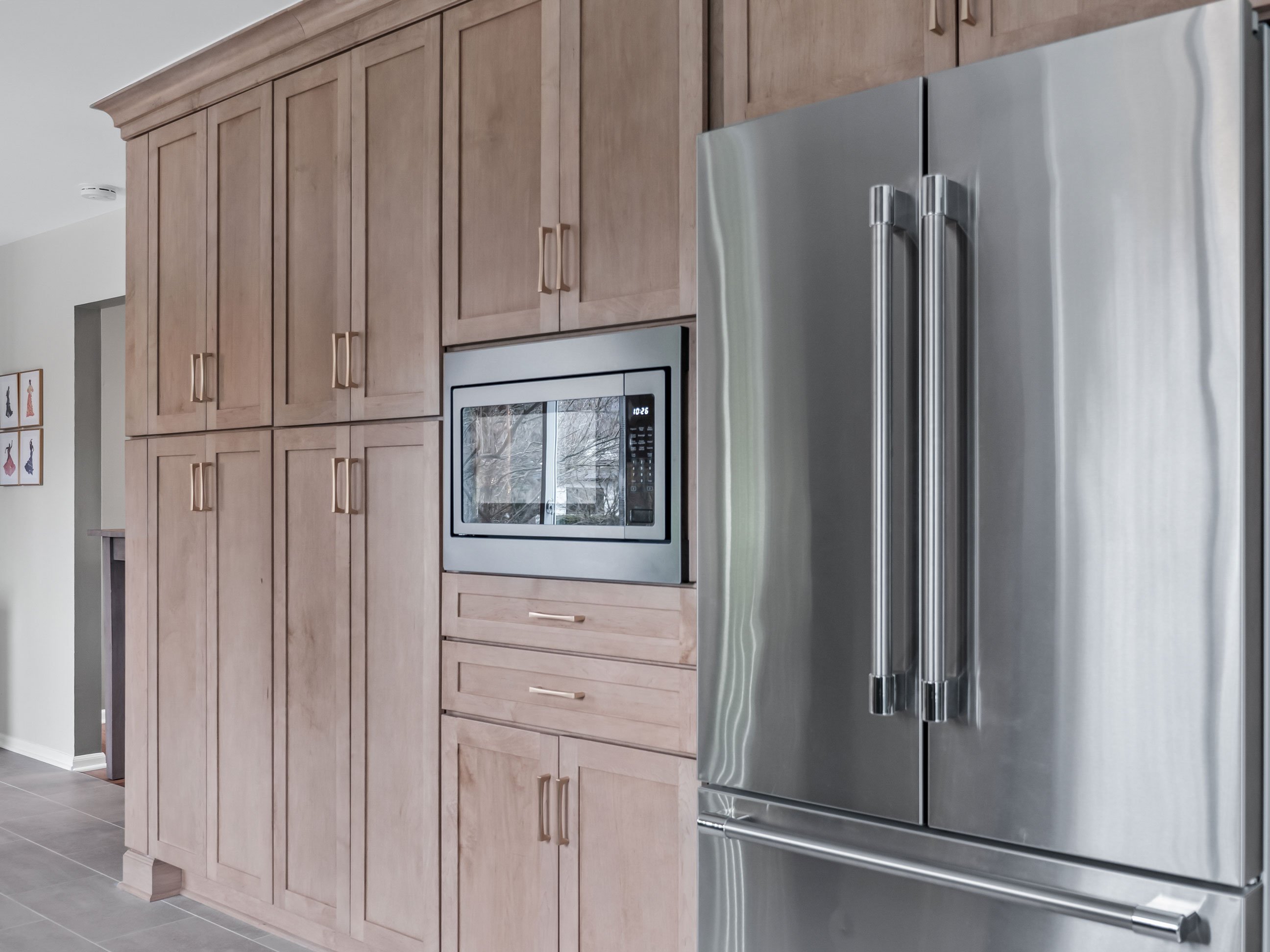 Green Cabinets Boost Style and Organization in the Kitchen
